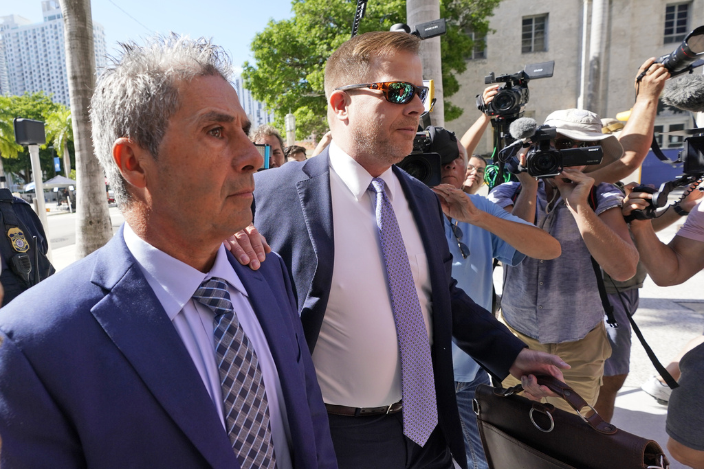 Mar-a-Lago manager De Oliveira makes his first court appearance in ...